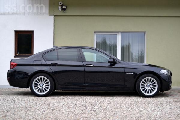 Black BMW 530 2013 in Tukums, with an engine capacity of 3.00 L and mileage of 288 thousand km for 14290 €, photo 11 on AUTOMOTO.COM.LV