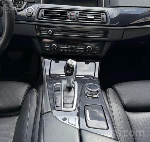 Melns BMW 530 2013 Rīga, ar dzinēja tilpumu 3.00 L un nobraukumu 277 tūkst. km par 12999 €, foto 7 vietnē AUTOMOTO.COM.LV