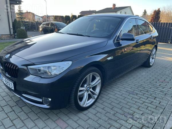 Black BMW 530 2013 in Riga, with an engine capacity of 3.00 L and mileage of 255 thousand km for 9990 €, photo 2 on AUTOMOTO.COM.LV