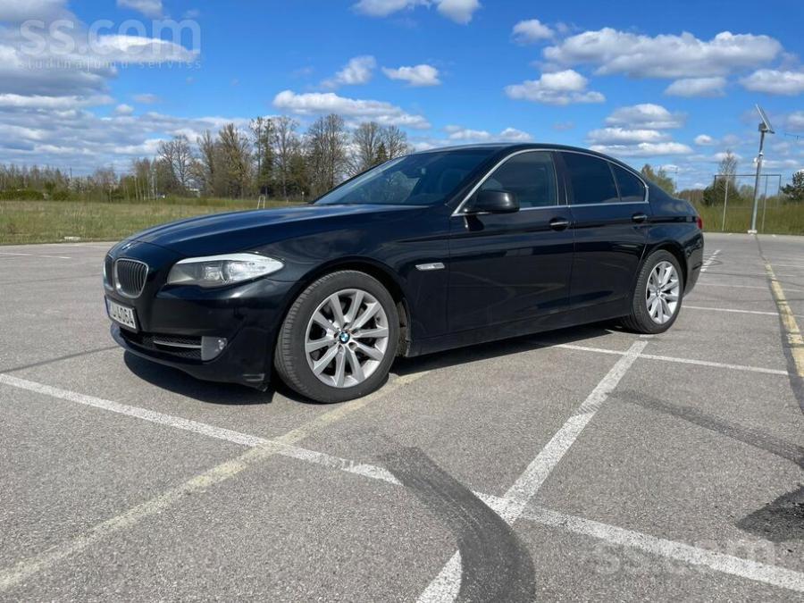 Melns BMW 530 2013 Ogre, ar dzinēja tilpumu 3.00 L un nobraukumu 323 tūkst. km par 8900 €, foto 12 vietnē AUTOMOTO.COM.LV