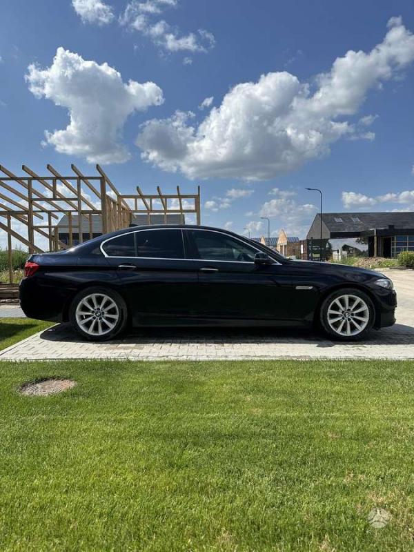 Melns BMW 530 2013 Kauņa, ar dzinēja tilpumu 2.99 L un nobraukumu 334 tūkst. km par 12500 €, foto 1 vietnē AUTOMOTO.COM.LV
