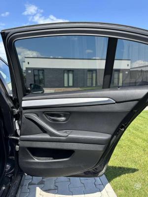 Melns BMW 530 2013 Kauņa, ar dzinēja tilpumu 2.99 L un nobraukumu 334 tūkst. km par 12500 €, foto 19 vietnē AUTOMOTO.COM.LV