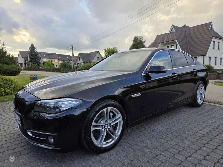 Black BMW 530 2013 in Utena, with an engine capacity of 2.99 L and mileage of 231 thousand km for 10999 €, photo 1 on AUTOMOTO.COM.LV