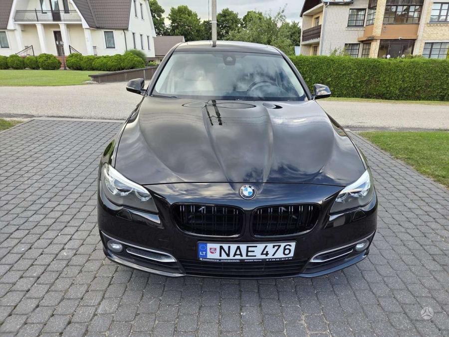Black BMW 530 2013 in Utena, with an engine capacity of 2.99 L and mileage of 231 thousand km for 10999 €, photo 4 on AUTOMOTO.COM.LV