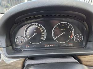 Black BMW 530 2013 in Utena, with an engine capacity of 2.99 L and mileage of 231 thousand km for 10999 €, photo 12 on AUTOMOTO.COM.LV