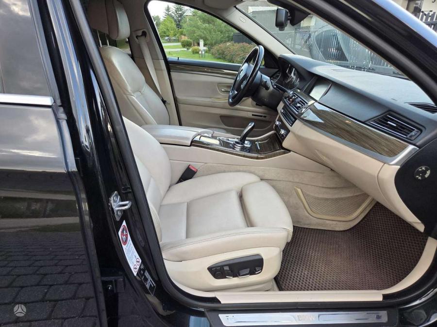 Black BMW 530 2013 in Utena, with an engine capacity of 2.99 L and mileage of 231 thousand km for 10999 €, photo 13 on AUTOMOTO.COM.LV