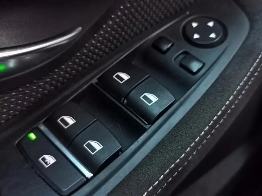 Black BMW 530 2013 in Riga, with an engine capacity of 3.00 L and mileage of 260 thousand km for 11700 €, photo 15 on AUTOMOTO.COM.LV
