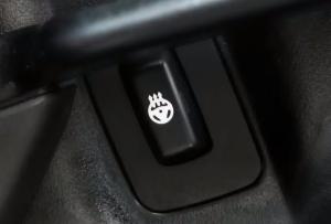 Black BMW 530 2013 in Riga, with an engine capacity of 3.00 L and mileage of 260 thousand km for 11700 €, photo 18 on AUTOMOTO.COM.LV