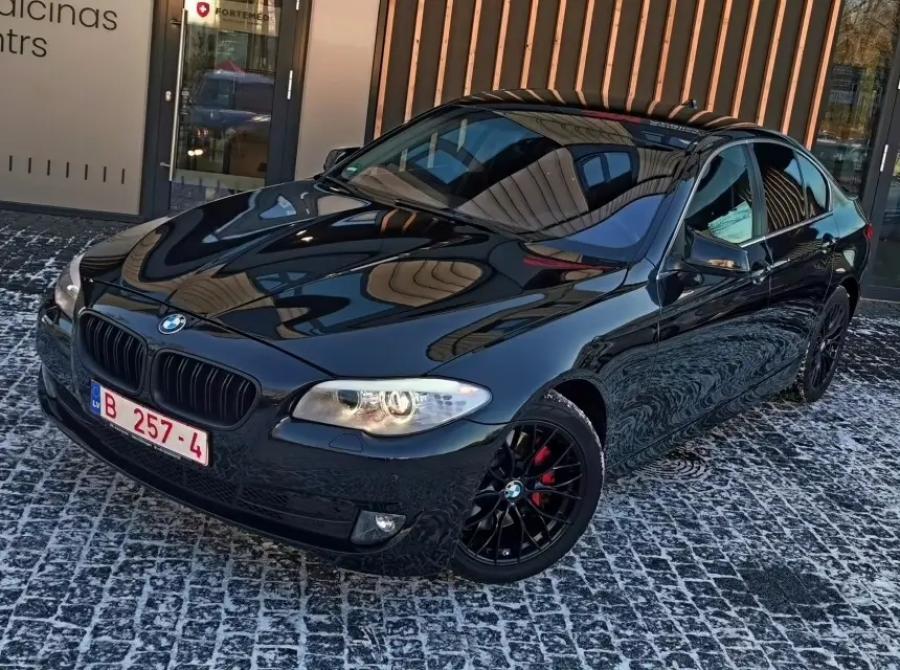 Black BMW 530 2013 in Riga, with an engine capacity of 3.00 L and mileage of 260 thousand km for 11700 €, photo 20 on AUTOMOTO.COM.LV