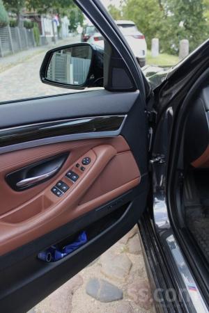 Black BMW 530 2013 in Riga, with an engine capacity of 3.00 L and mileage of 250 thousand km for 16500 €, photo 15 on AUTOMOTO.COM.LV