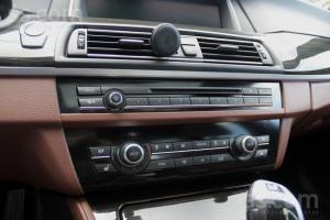 Black BMW 530 2013 in Riga, with an engine capacity of 3.00 L and mileage of 250 thousand km for 16500 €, photo 18 on AUTOMOTO.COM.LV
