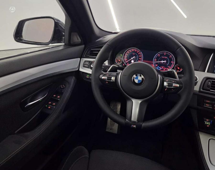 Melns BMW 530 2014 Marijampole, ar dzinēja tilpumu 2.99 L un nobraukumu 311 tūkst. km par 13750 €, foto 35 vietnē AUTOMOTO.COM.LV