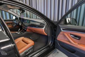 Black BMW 530 2014 in Marijampole, with an engine capacity of 3.00 L and mileage of 222 thousand km for 14250 €, photo 23 on AUTOMOTO.COM.LV