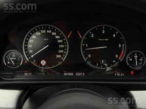 Melns BMW 530 2014 Rīga, ar dzinēja tilpumu 3.00 L un nobraukumu 282 tūkst. km par 9990 €, foto 17 vietnē AUTOMOTO.COM.LV