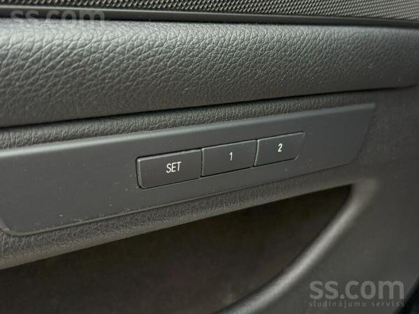 Black BMW 530 2014 in Riga, with an engine capacity of 3.00 L and mileage of 282 thousand km for 11980 €, photo 9 on AUTOMOTO.COM.LV