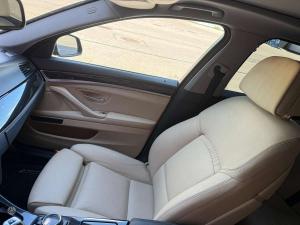 Black BMW 530 2014 in Kaunas, with an engine capacity of 2.99 L and mileage of 285 thousand km for 11900 €, photo 10 on AUTOMOTO.COM.LV