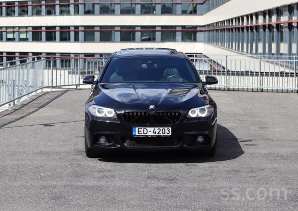 Melns BMW 530 2014 Rīga, ar dzinēja tilpumu 3.00 L un nobraukumu 282 tūkst. km par 11980 €, foto 2 vietnē AUTOMOTO.COM.LV