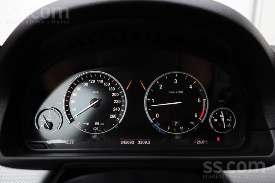 Melns BMW 530 2014 Rīga, ar dzinēja tilpumu 3.00 L un nobraukumu 242 tūkst. km par 12995 €, foto 28 vietnē AUTOMOTO.COM.LV