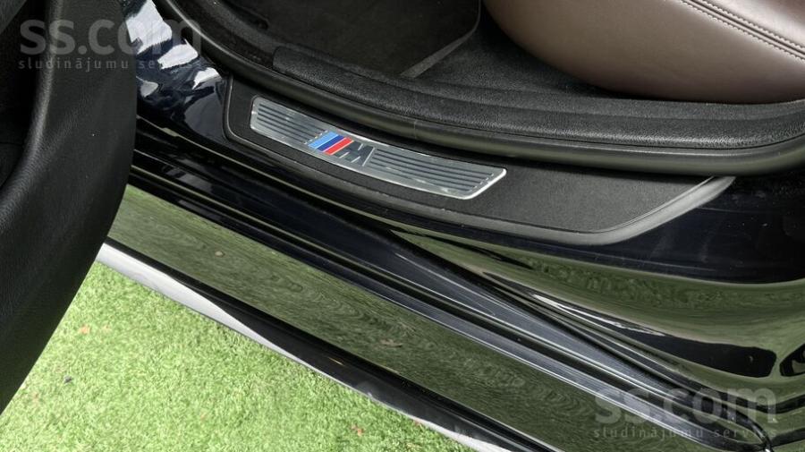 Black BMW 530 2014 in Riga, with an engine capacity of 3.00 L and mileage of 228 thousand km for 13900 €, photo 11 on AUTOMOTO.COM.LV