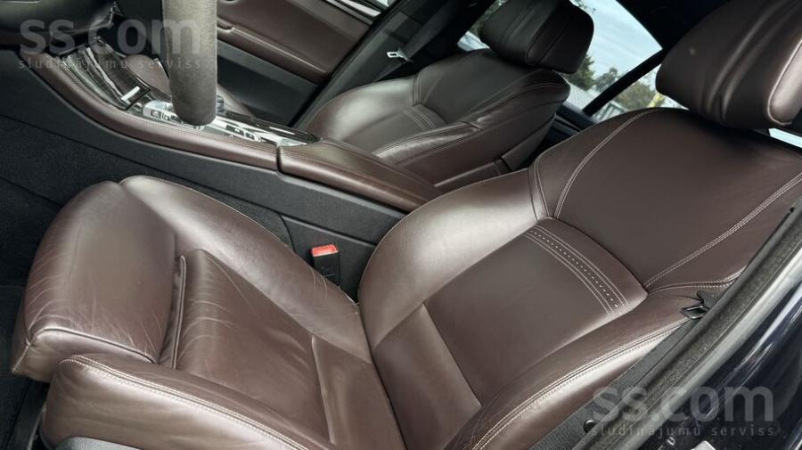Black BMW 530 2014 in Riga, with an engine capacity of 3.00 L and mileage of 228 thousand km for 13900 €, photo 14 on AUTOMOTO.COM.LV