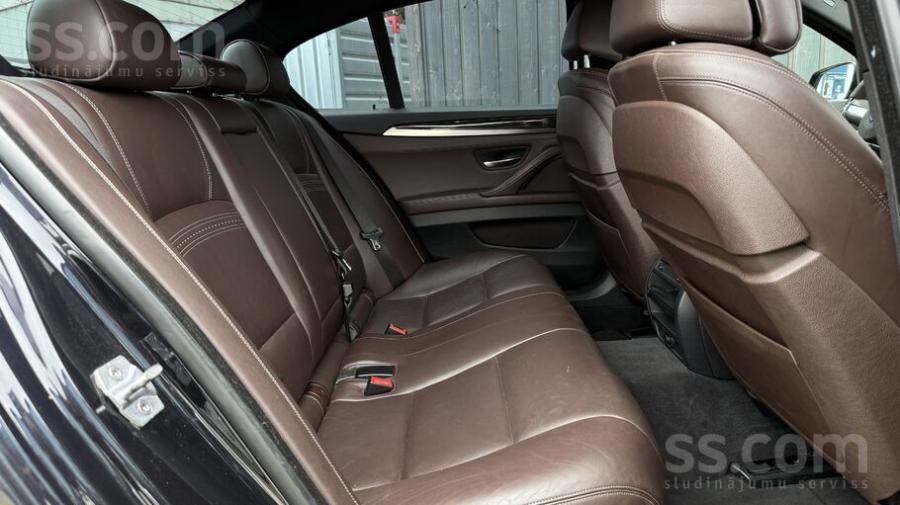 Black BMW 530 2014 in Riga, with an engine capacity of 3.00 L and mileage of 228 thousand km for 13900 €, photo 16 on AUTOMOTO.COM.LV