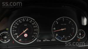 Black BMW 530 2014 in Riga, with an engine capacity of 3.00 L and mileage of 228 thousand km for 13900 €, photo 28 on AUTOMOTO.COM.LV
