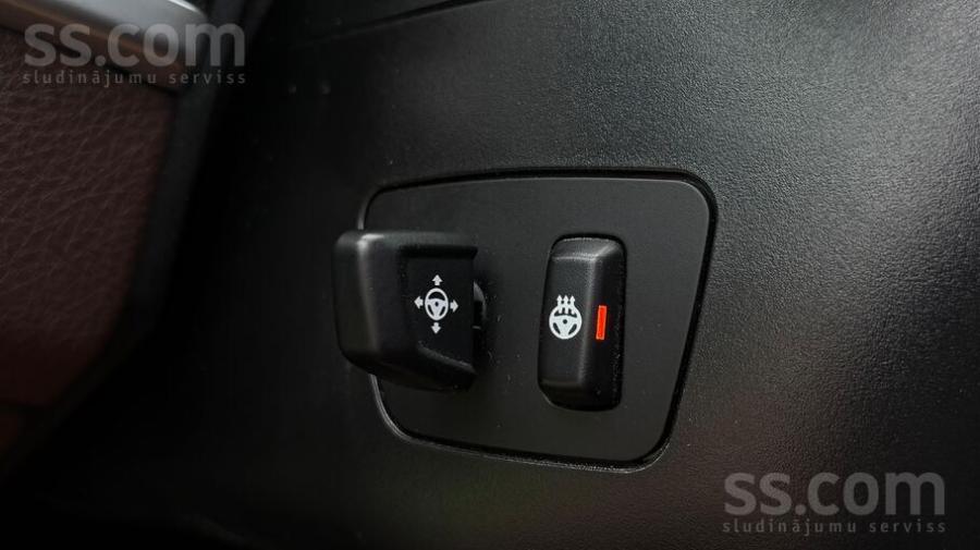 Black BMW 530 2014 in Riga, with an engine capacity of 3.00 L and mileage of 228 thousand km for 13900 €, photo 30 on AUTOMOTO.COM.LV
