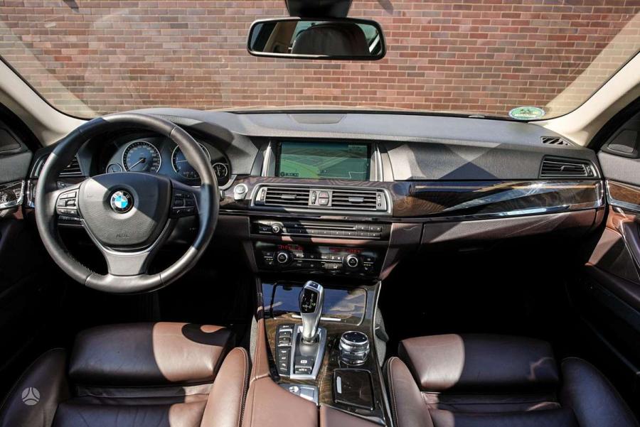 Black BMW 530 2014 in Marijampole, with an engine capacity of 2.99 L and mileage of 270 thousand km for 14250 €, photo 17 on AUTOMOTO.COM.LV