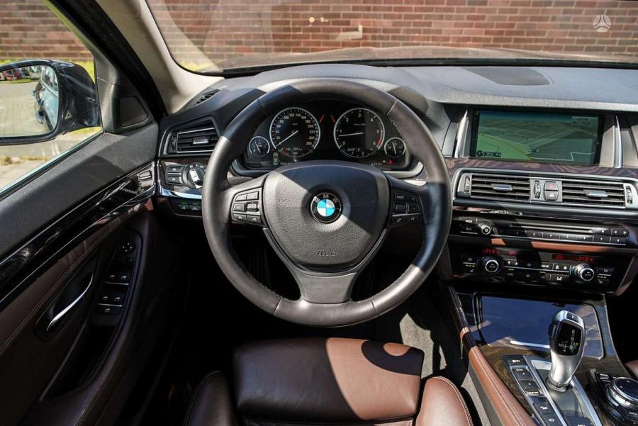 Black BMW 530 2014 in Marijampole, with an engine capacity of 2.99 L and mileage of 270 thousand km for 14250 €, photo 18 on AUTOMOTO.COM.LV