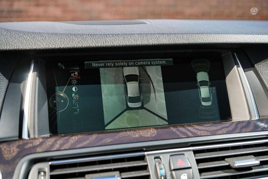 Black BMW 530 2014 in Marijampole, with an engine capacity of 2.99 L and mileage of 270 thousand km for 14250 €, photo 21 on AUTOMOTO.COM.LV