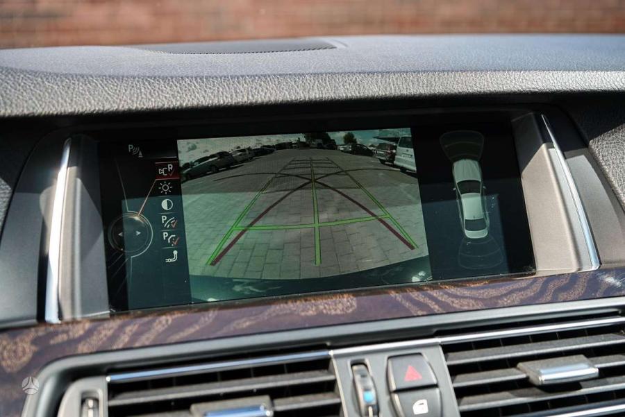 Black BMW 530 2014 in Marijampole, with an engine capacity of 2.99 L and mileage of 270 thousand km for 14250 €, photo 22 on AUTOMOTO.COM.LV