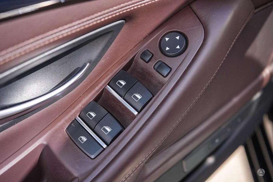 Black BMW 530 2014 in Marijampole, with an engine capacity of 2.99 L and mileage of 270 thousand km for 14250 €, photo 32 on AUTOMOTO.COM.LV