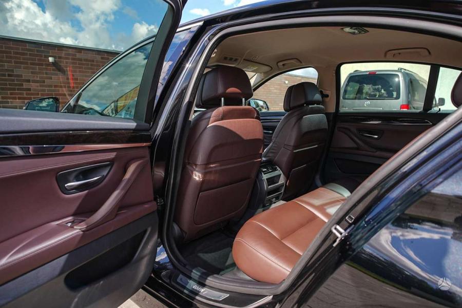 Black BMW 530 2014 in Marijampole, with an engine capacity of 2.99 L and mileage of 270 thousand km for 14250 €, photo 35 on AUTOMOTO.COM.LV