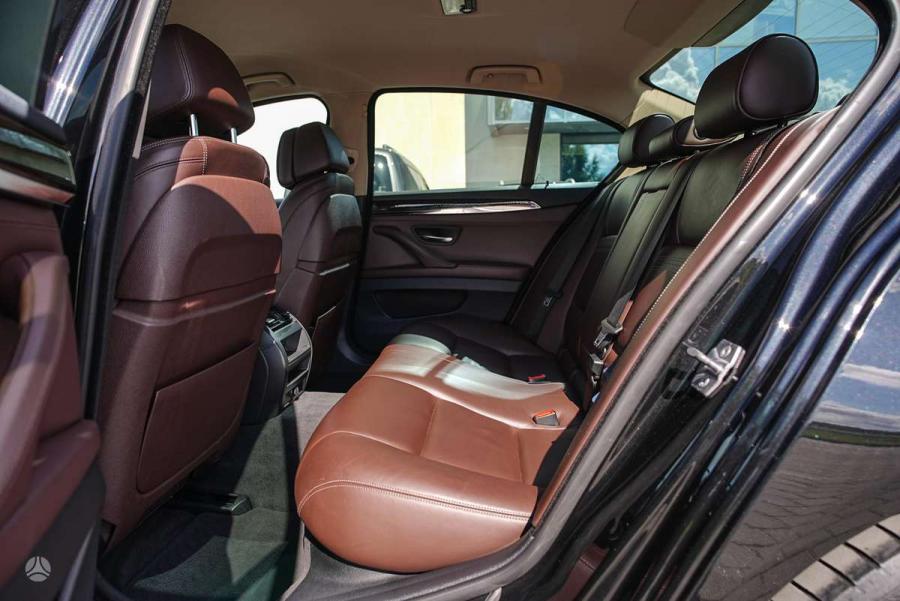 Black BMW 530 2014 in Marijampole, with an engine capacity of 2.99 L and mileage of 270 thousand km for 14250 €, photo 36 on AUTOMOTO.COM.LV