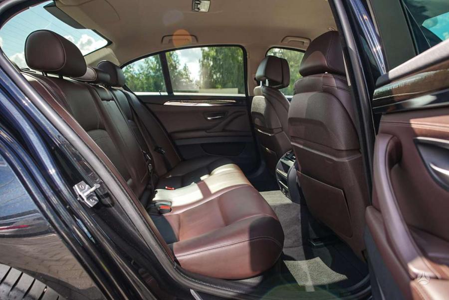 Black BMW 530 2014 in Marijampole, with an engine capacity of 2.99 L and mileage of 270 thousand km for 14250 €, photo 38 on AUTOMOTO.COM.LV