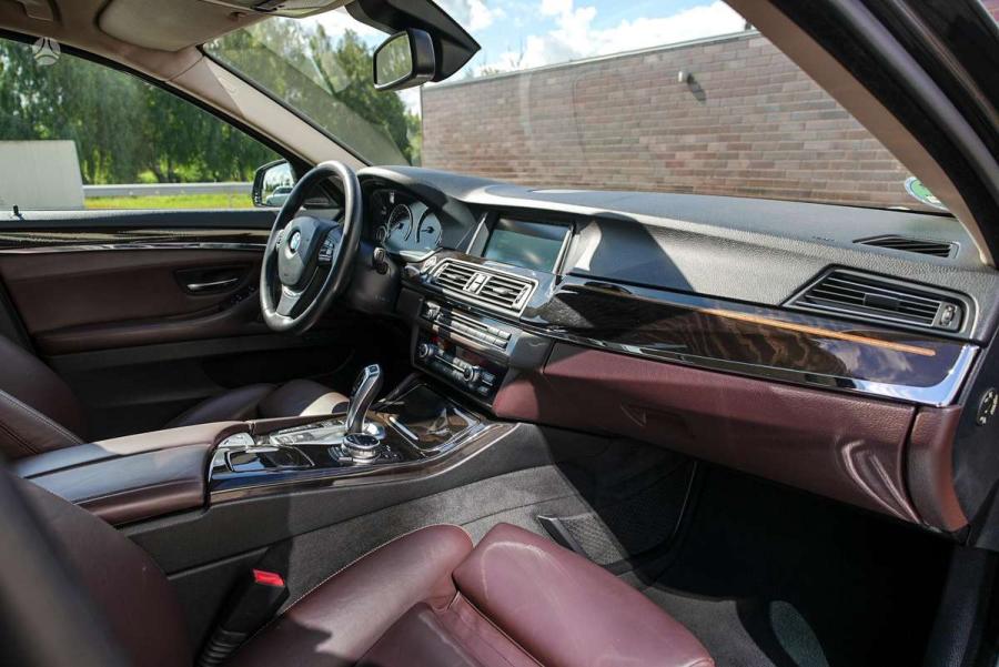 Black BMW 530 2014 in Marijampole, with an engine capacity of 2.99 L and mileage of 270 thousand km for 14250 €, photo 40 on AUTOMOTO.COM.LV