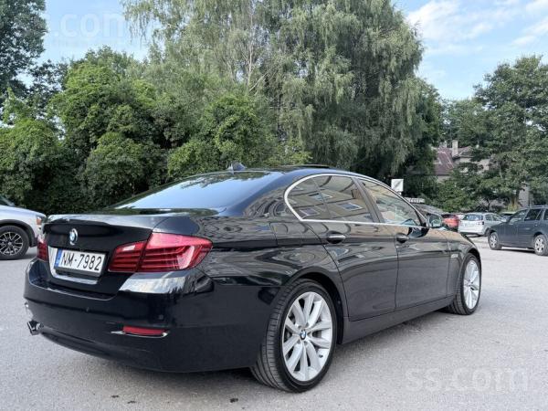BMW 530 2014 in Riga on AUTOMOTO.COM.LV Black BMW 530 2014 in Riga, with an engine capacity of 3.00 L and mileage of 346 thousand km for 14200 €, photo 5 on AUTOMOTO.COM.LV