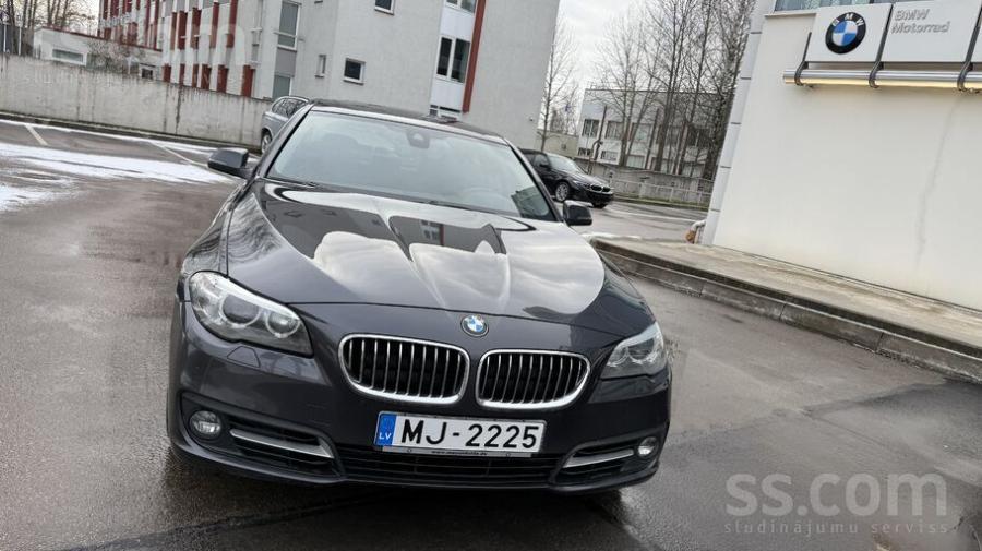 Black BMW 530 2015 in Riga, with an engine capacity of 3.00 L and mileage of 0 thousand km for 13200 €, photo 12 on AUTOMOTO.COM.LV
