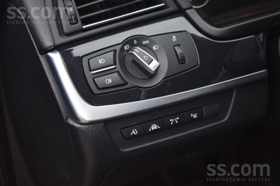 Black BMW 530 2015 in Riga, with an engine capacity of 3.00 L and mileage of 0 thousand km for 13200 €, photo 14 on AUTOMOTO.COM.LV