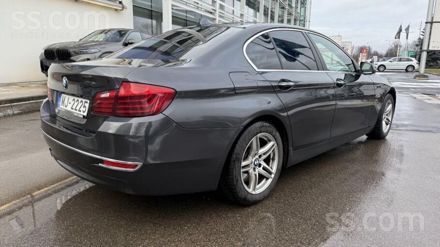 Black BMW 530 2015 in Riga, with an engine capacity of 3.00 L and mileage of 0 thousand km for 13200 €, photo 17 on AUTOMOTO.COM.LV