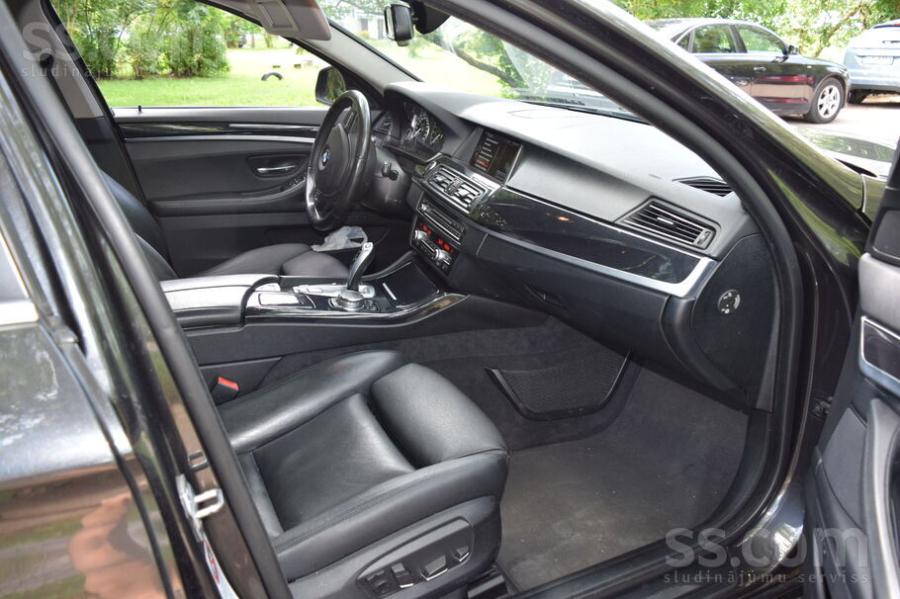 Black BMW 530 2015 in Riga, with an engine capacity of 3.00 L and mileage of 0 thousand km for 13200 €, photo 24 on AUTOMOTO.COM.LV