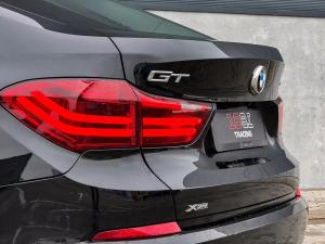 Black BMW 530 2015 in Riga, with an engine capacity of 3.00 L and mileage of 210 thousand km for 100 €, photo 6 on AUTOMOTO.COM.LV