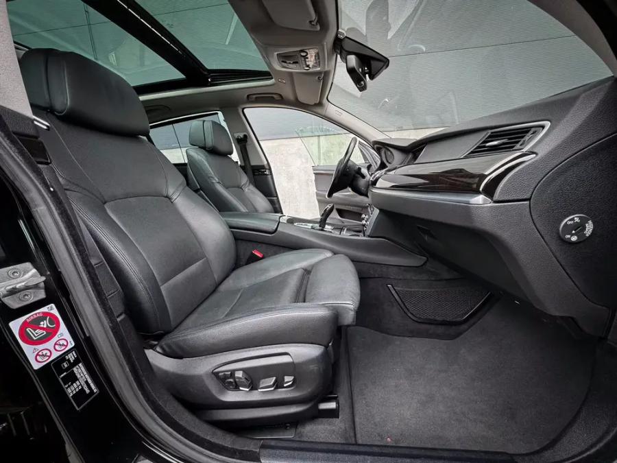 Black BMW 530 2015 in Riga, with an engine capacity of 3.00 L and mileage of 210 thousand km for 100 €, photo 9 on AUTOMOTO.COM.LV