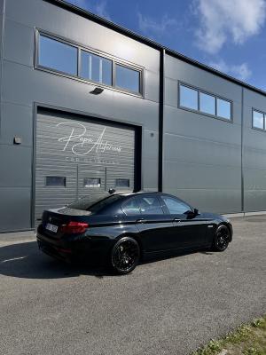 Melns BMW 530 2016 Pērnava, ar dzinēja tilpumu 0.19 L un nobraukumu 317 tūkst. km par 14000 €, foto 18 vietnē AUTOMOTO.COM.LV