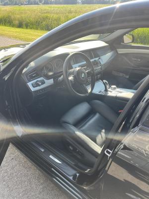 Melns BMW 530 2016 Pērnava, ar dzinēja tilpumu 0.19 L un nobraukumu 317 tūkst. km par 14000 €, foto 27 vietnē AUTOMOTO.COM.LV