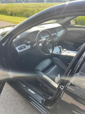 Black BMW 530 2016 in Parnu, with an engine capacity of 0.19 L and mileage of 317 thousand km for 14000 €, photo 12 on AUTOMOTO.COM.LV