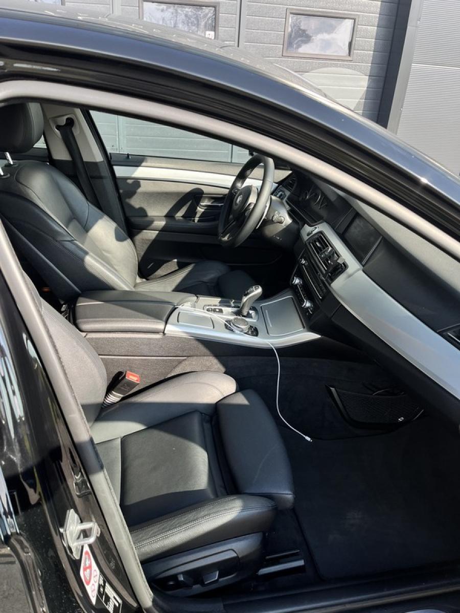 Black BMW 530 2016 in Parnu, with an engine capacity of 0.19 L and mileage of 317 thousand km for 14000 €, photo 29 on AUTOMOTO.COM.LV