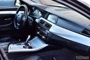 Black BMW 530 2016 in Kretinga, with an engine capacity of 3.00 L and mileage of 290 thousand km for 12750 €, photo 3 on AUTOMOTO.COM.LV