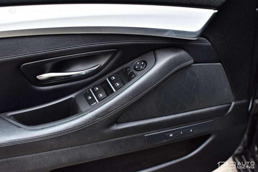 Black BMW 530 2016 in Kretinga, with an engine capacity of 3.00 L and mileage of 290 thousand km for 12750 €, photo 13 on AUTOMOTO.COM.LV