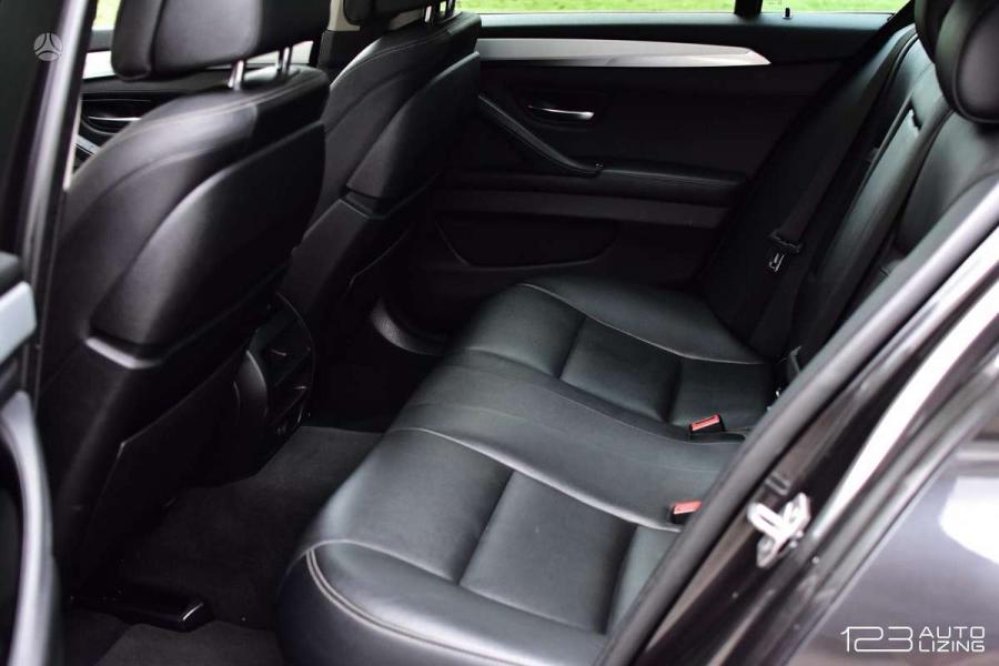 Black BMW 530 2016 in Kretinga, with an engine capacity of 3.00 L and mileage of 290 thousand km for 12750 €, photo 15 on AUTOMOTO.COM.LV